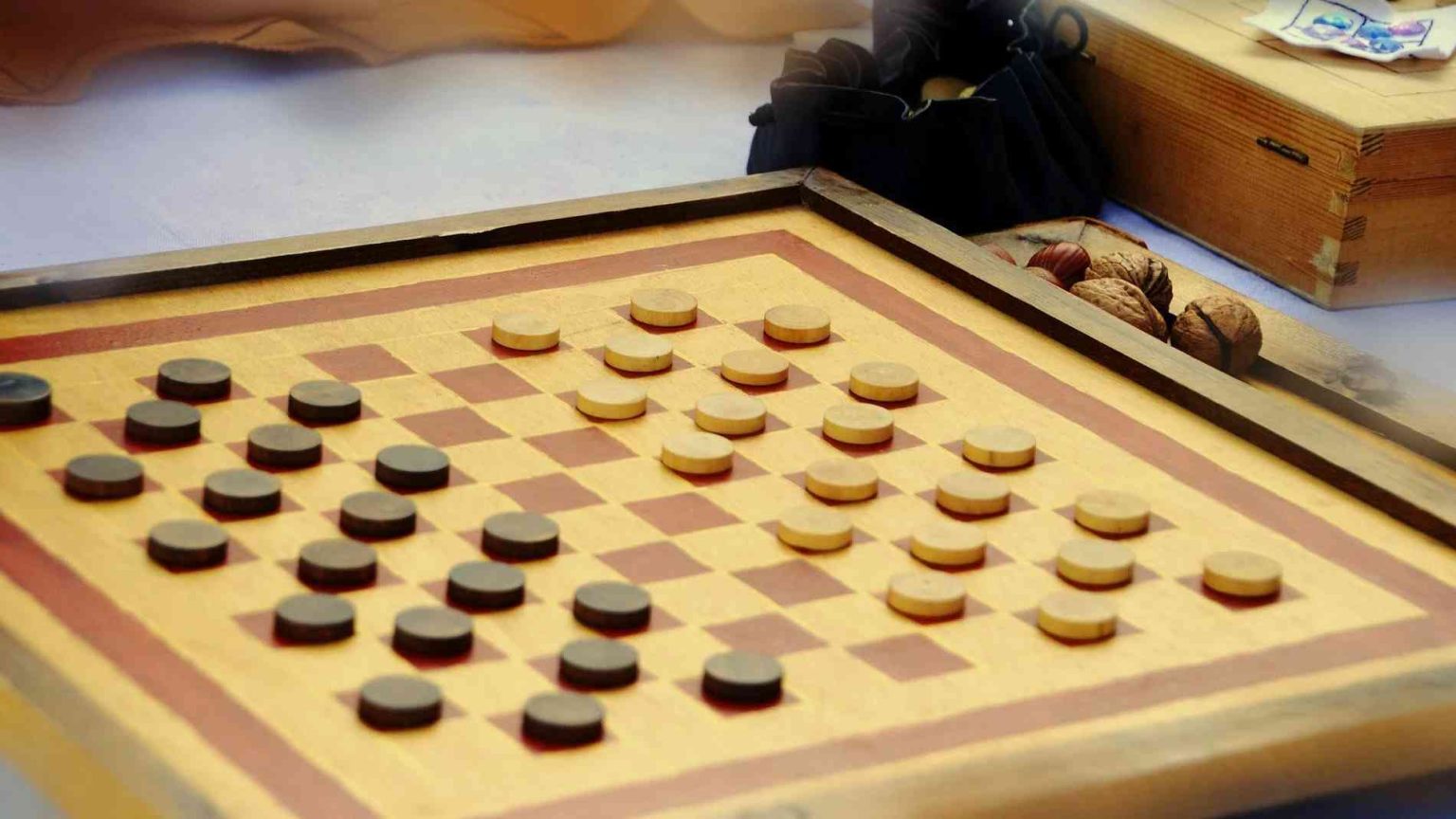 Como jogar damas: regras, estratégias e dicas