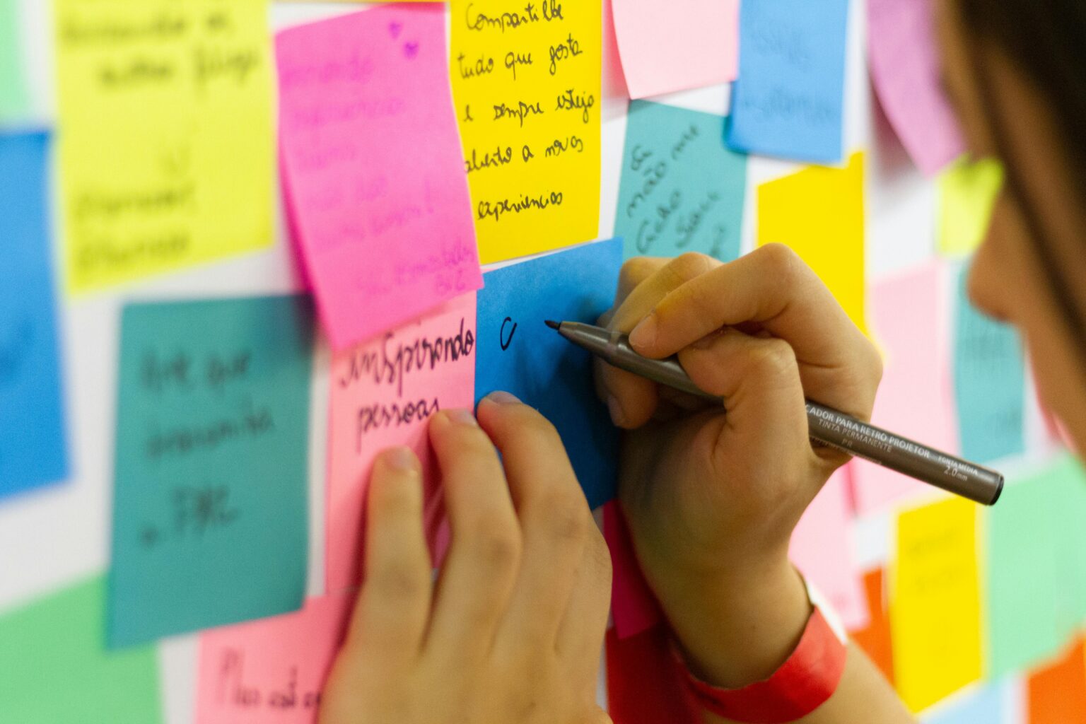 Post-it Notes gebruiken in Windows 10: Maak uw notities eenvoudiger met ...